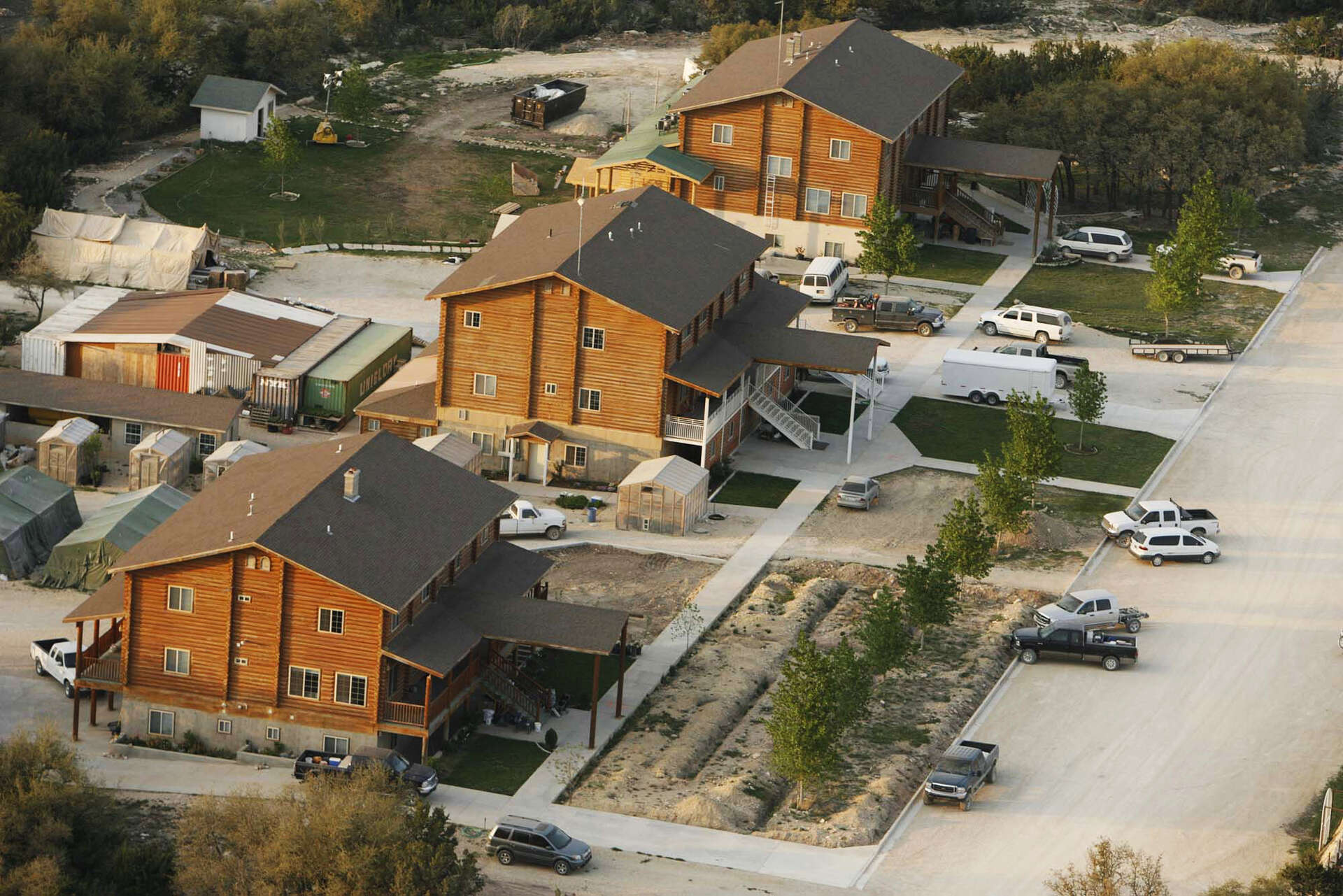 Polygamist Warren Jeffs' $20 million Texas ranch attracting a few ...