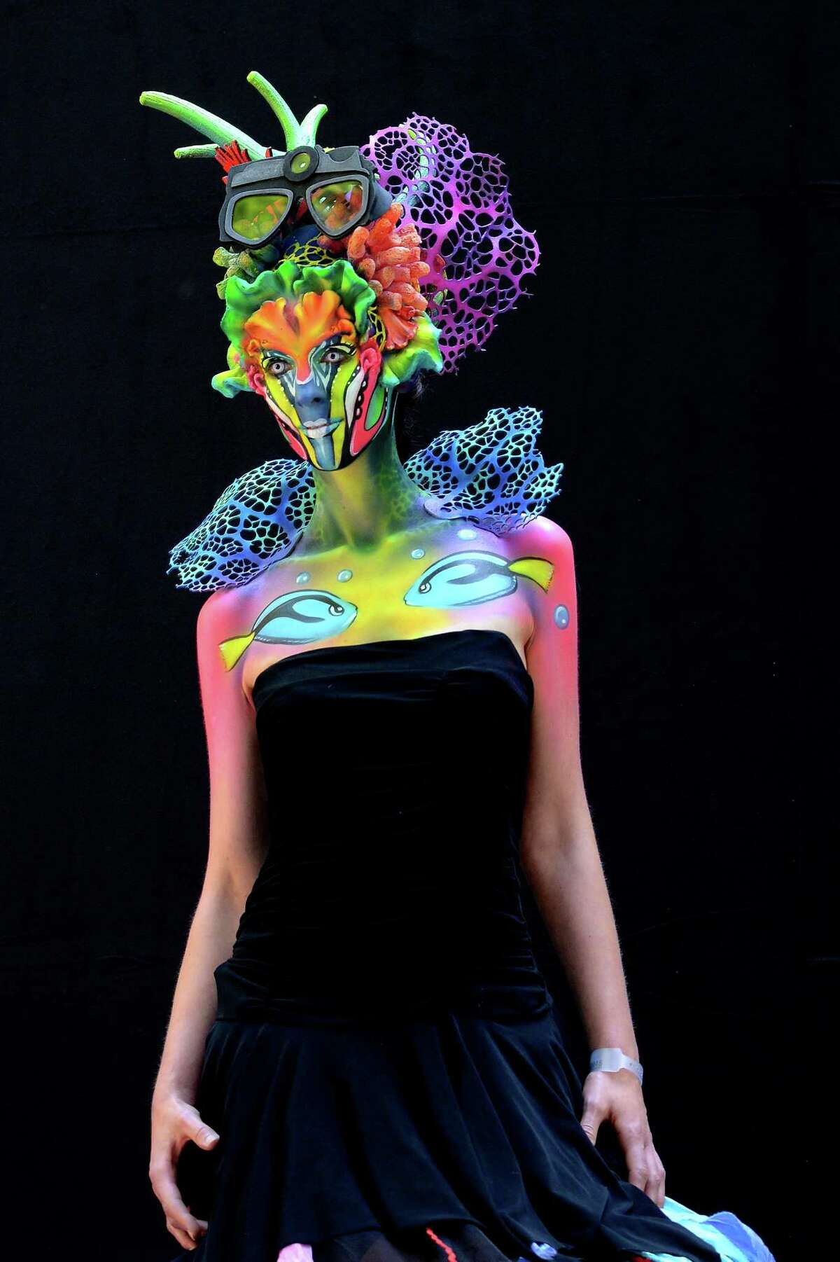 New Yorkers strip down for body painting day