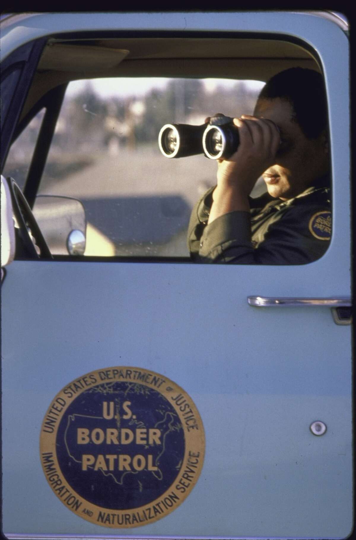 Historic photos transport viewer to 1930s alongTexas-Mexico border