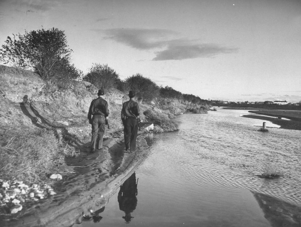 Historic photos transport viewer to 1930s alongTexas-Mexico border