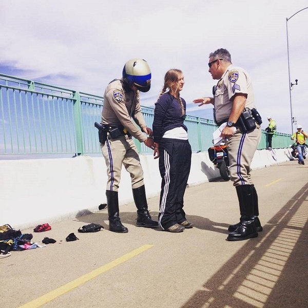 4 arrested after midair oil-train protest at Benicia Bridge