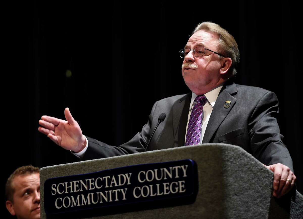 Police officers graduate from Zone 5 academy