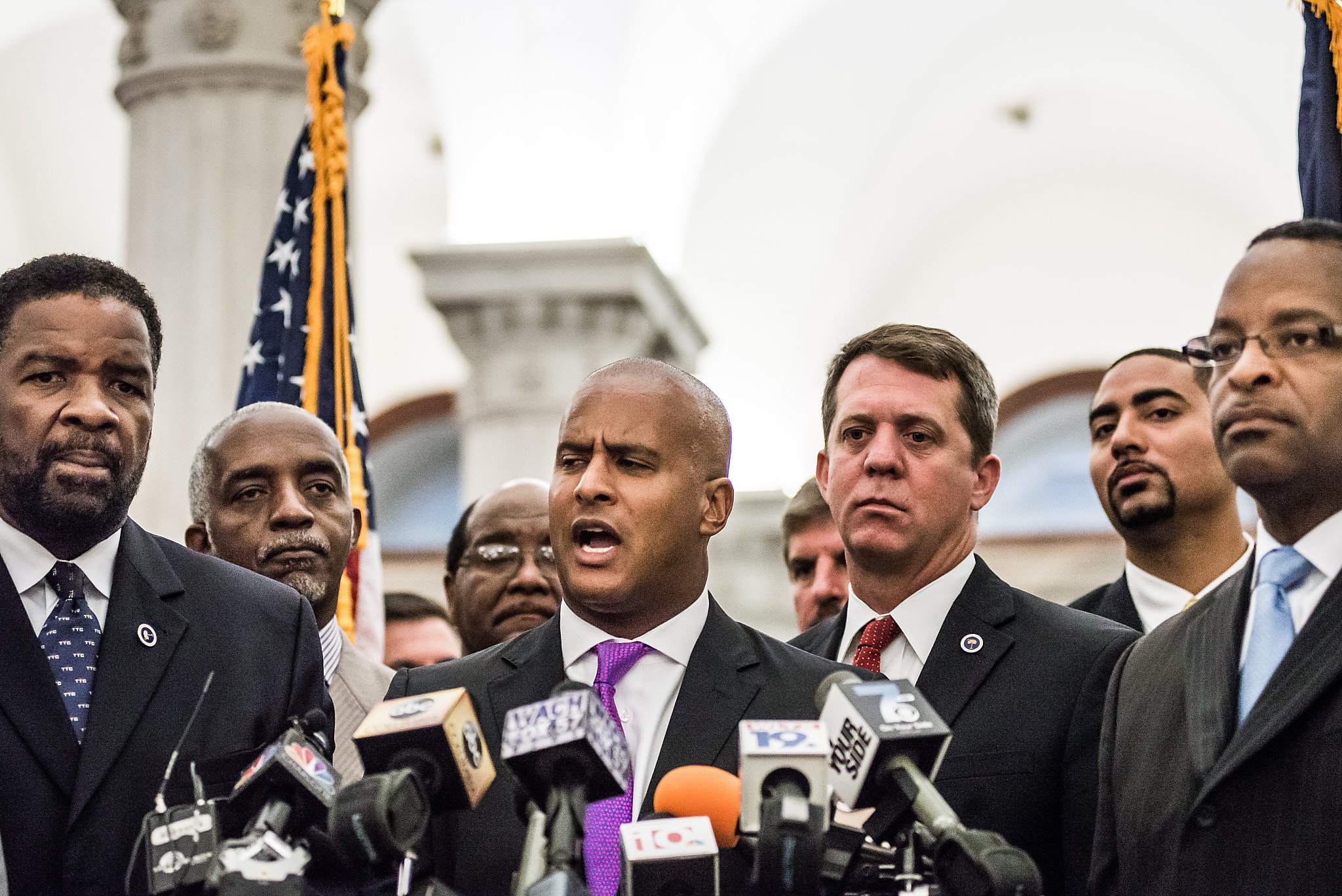 South Carolina Senate gives final OK to Confederate flag removal