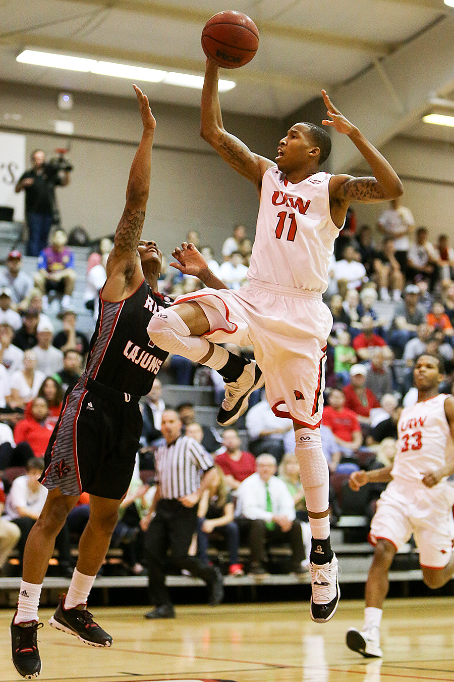 A longtime fan, Livingston gets chance to play for Rockets