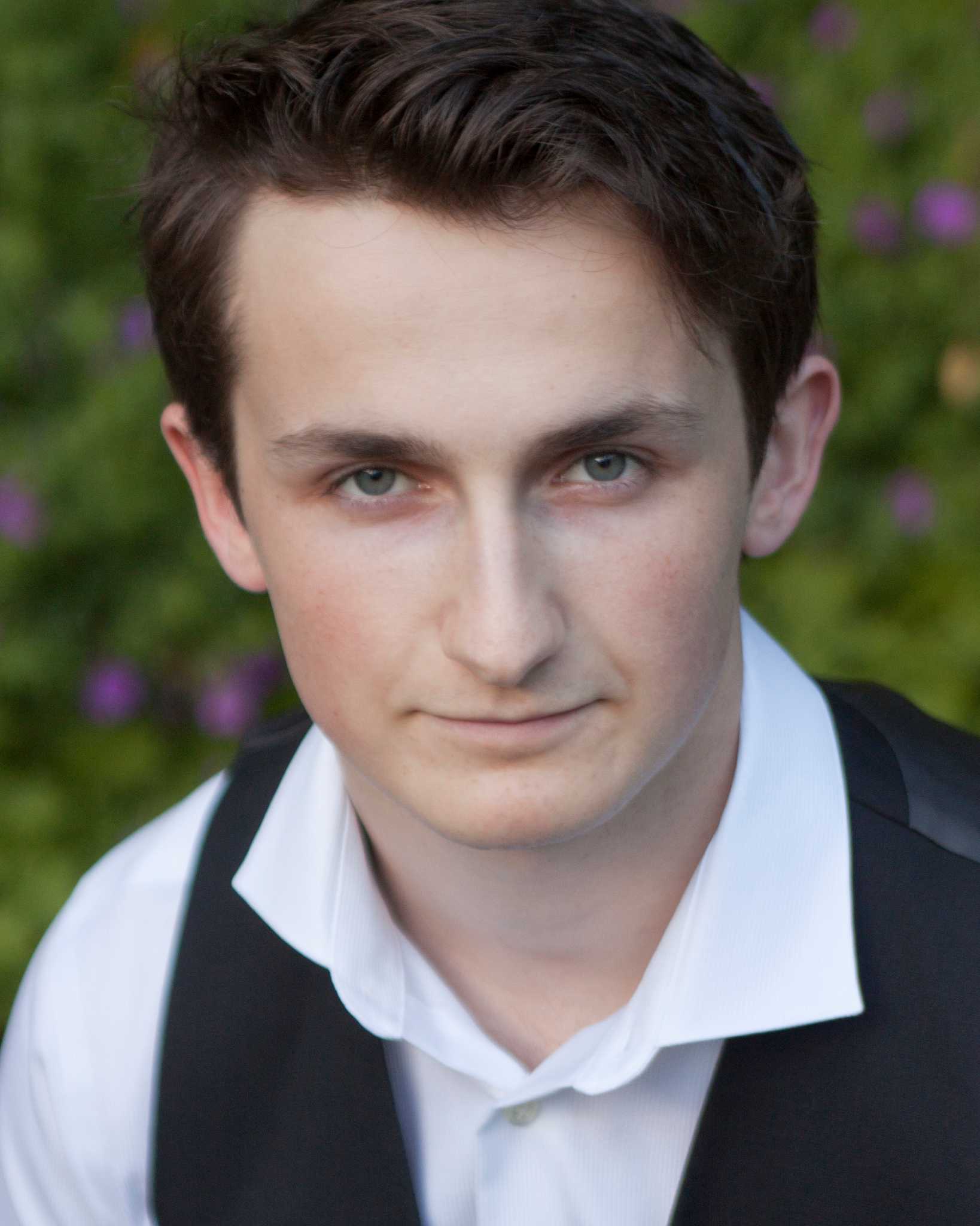 Alex Beyer & Friends raise funds for Pequot Library