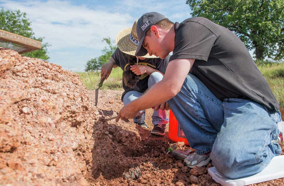 Can you dig it? Rock hounds dive into dirt for rare stones