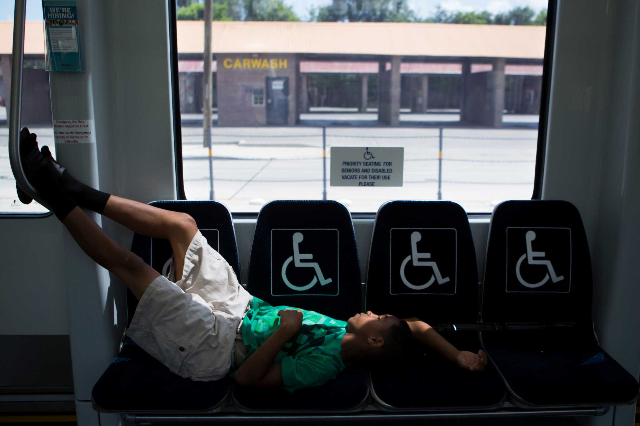 Metro's new fast line off to slow start