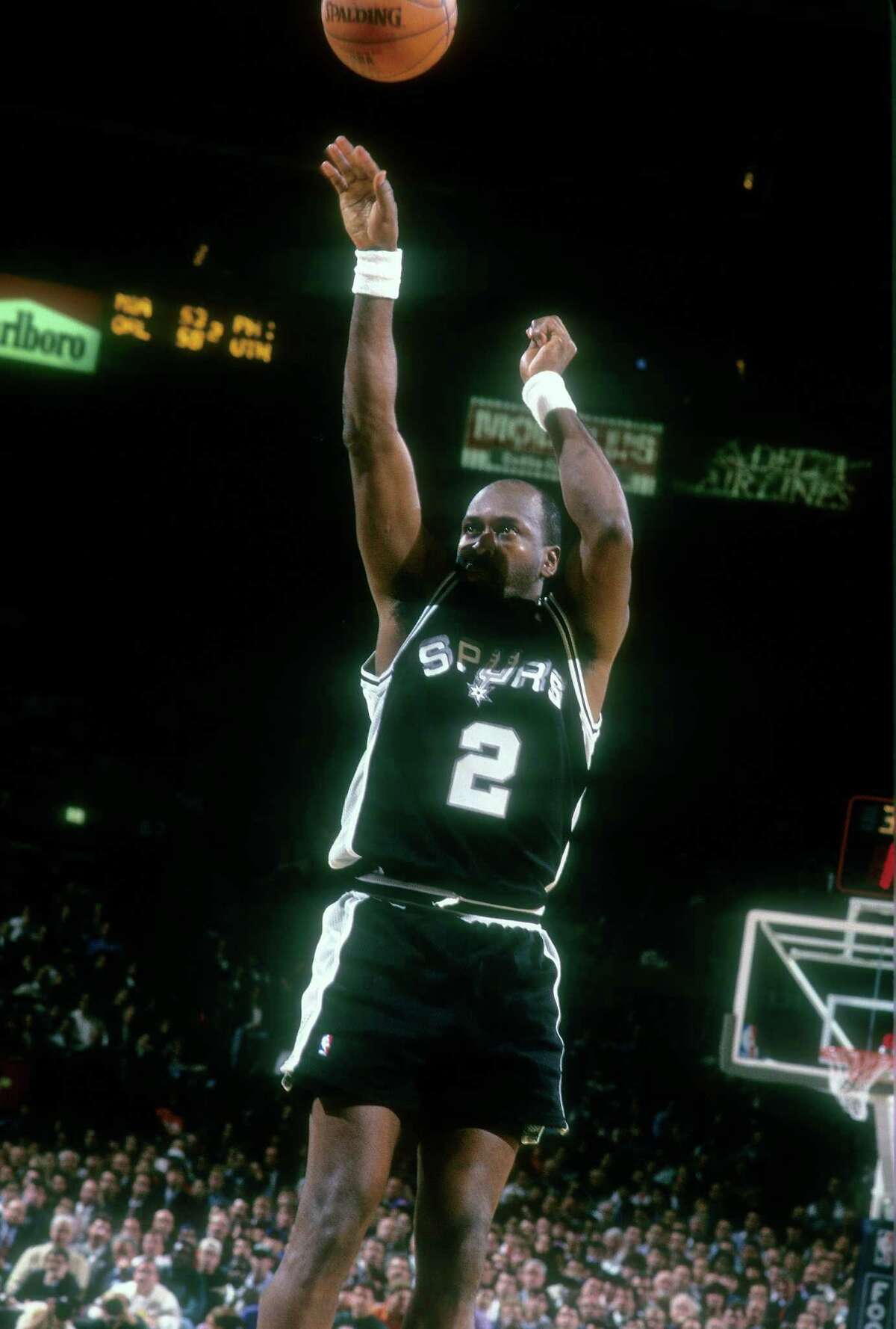 NBA legend, former Spur Moses Malone dies at 60