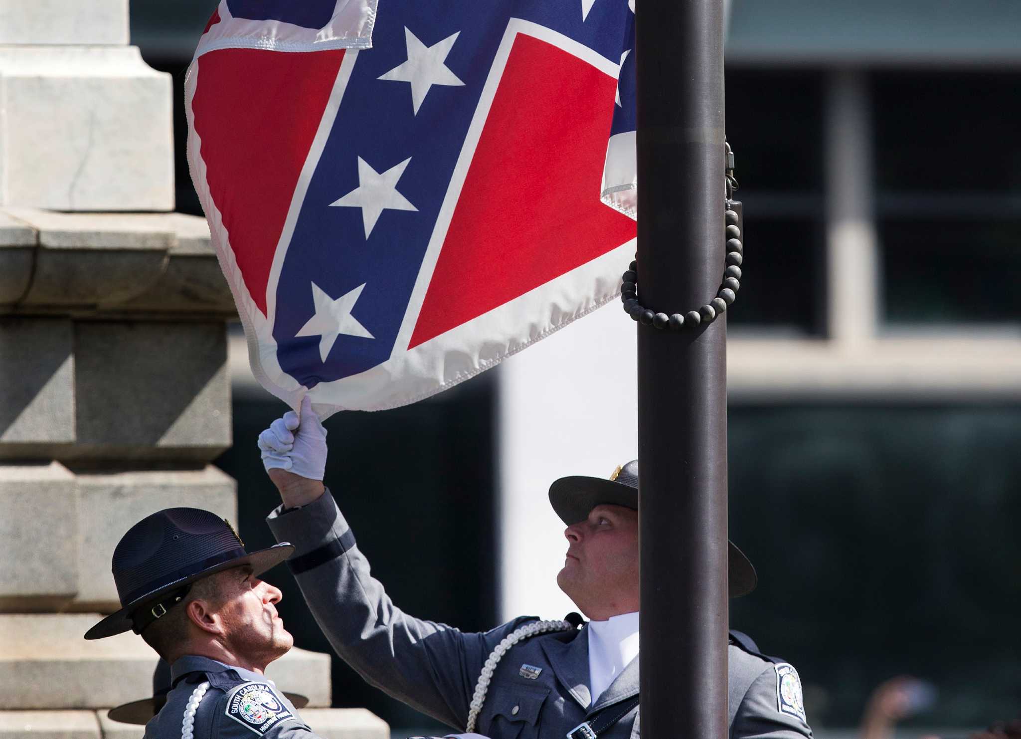 Thousands cheer Confederate flag removal