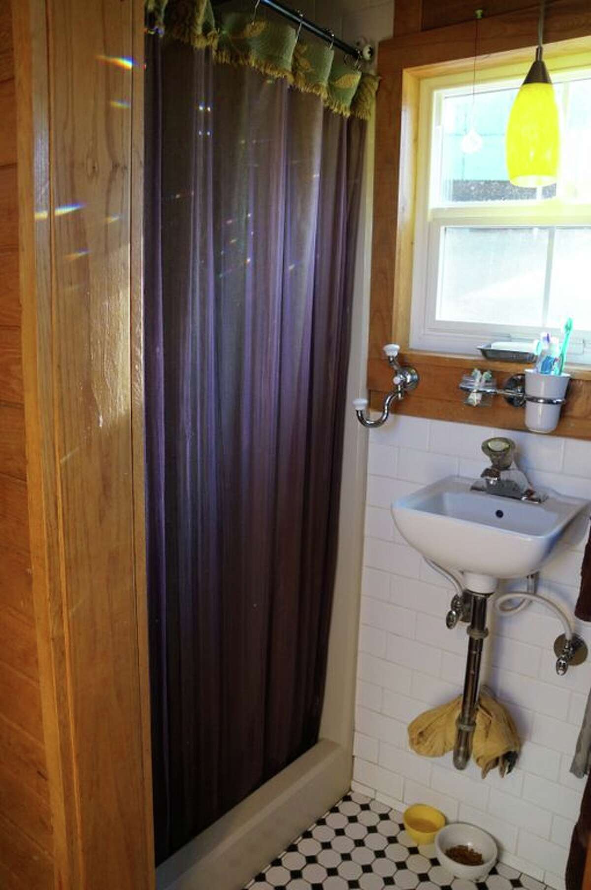 Bay Area couple finds affordable living with 162-square-foot tiny house