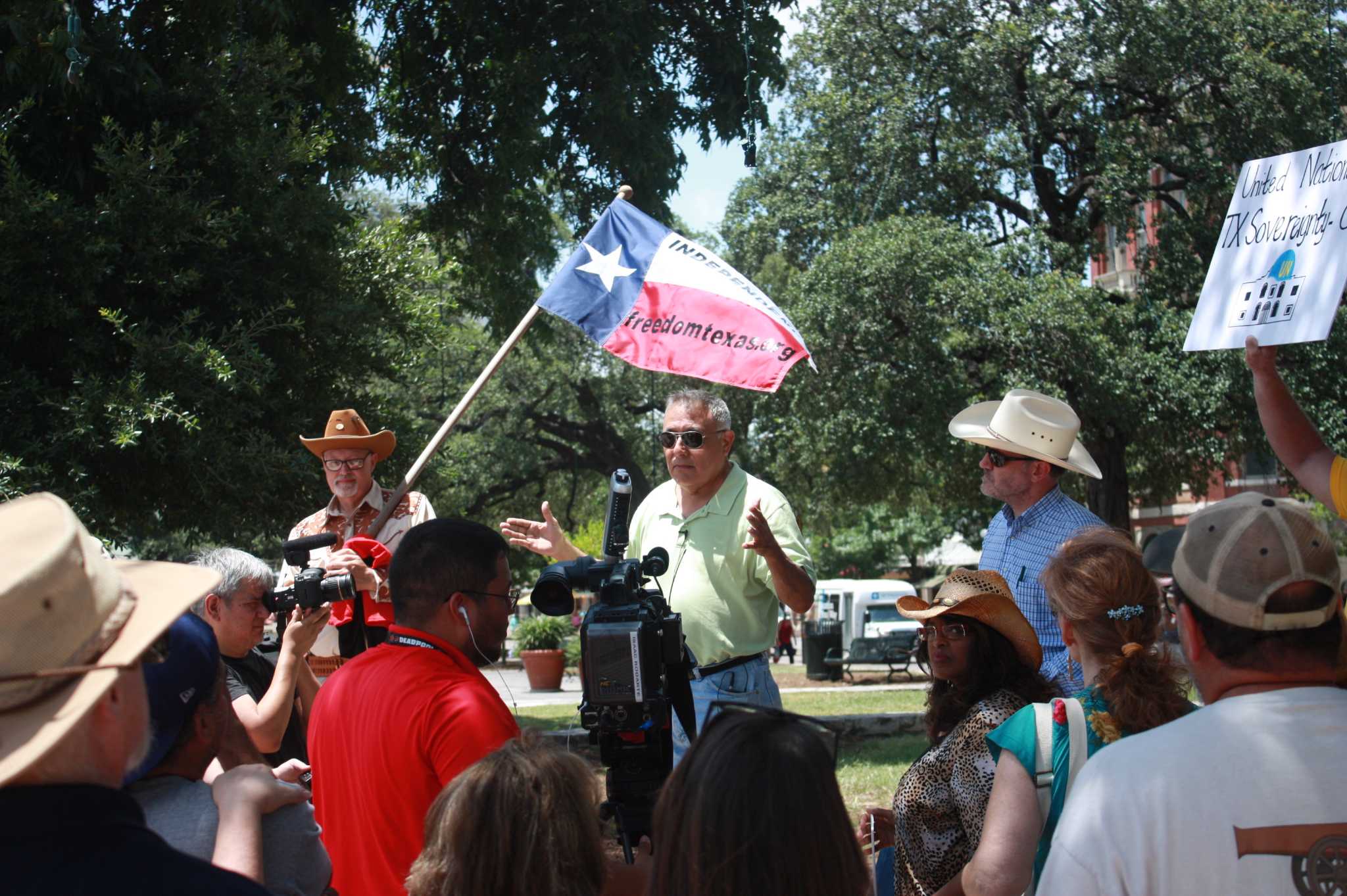 Alamo protestors decry U.N.'s 'creeping influence'