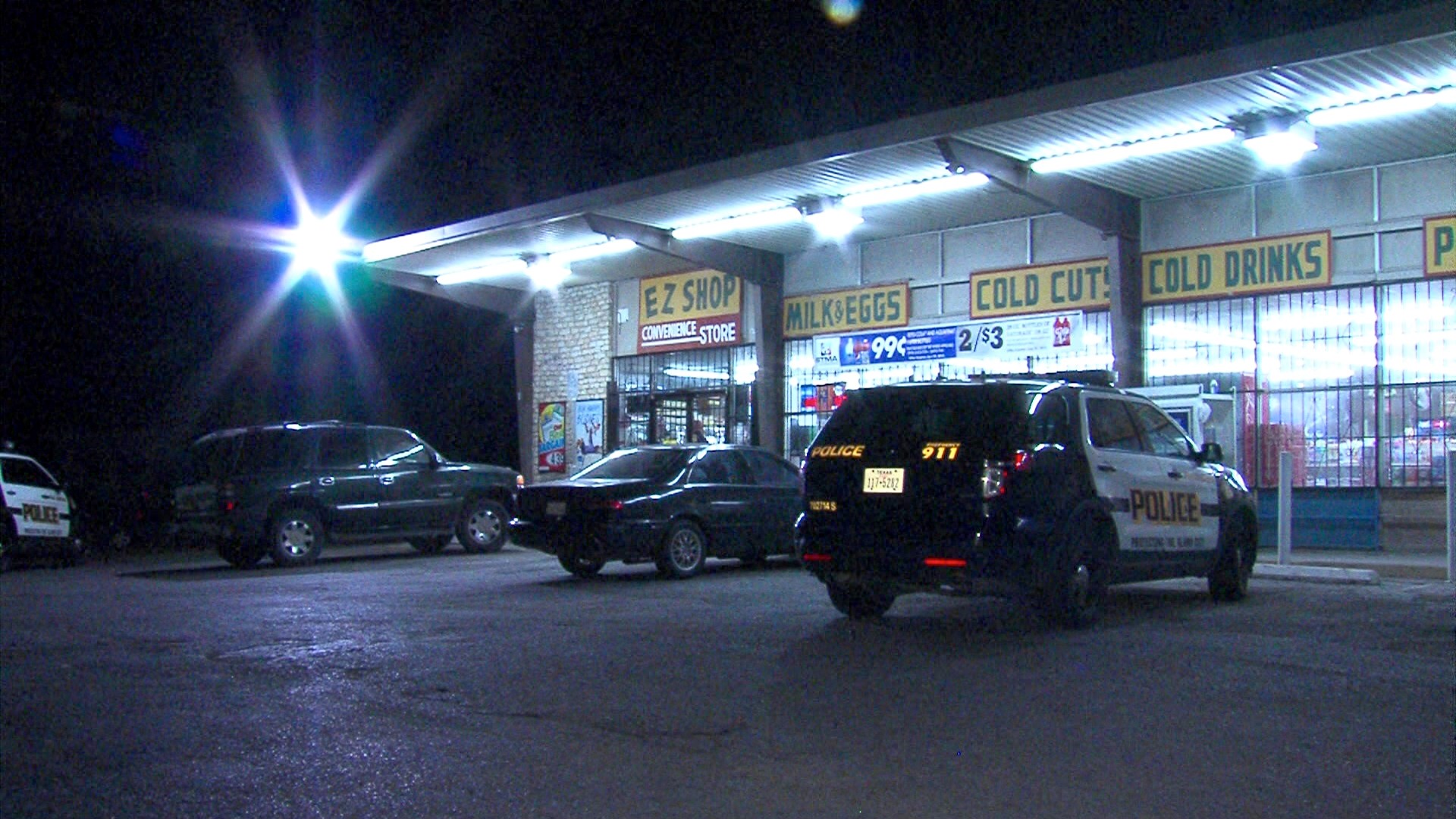 Police searching for beer-snatching robbery suspects