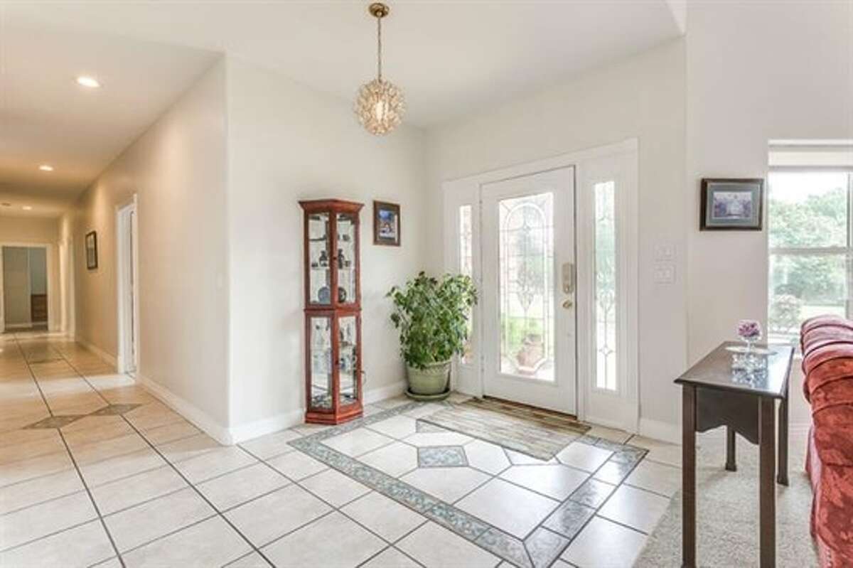 Beautiful Texas homes with massive indoor pools that are currently for sale