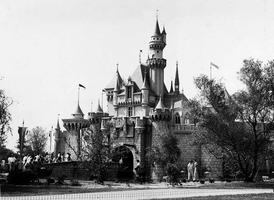 See rare color photos from Disneyland's opening 62 years ago - SFGate