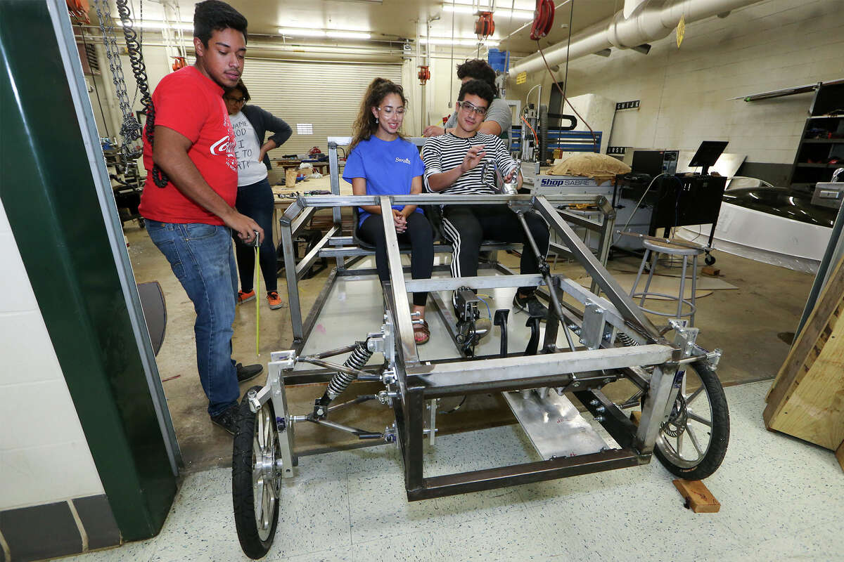 Southwest High School students built an awesome solar-electric car for ...