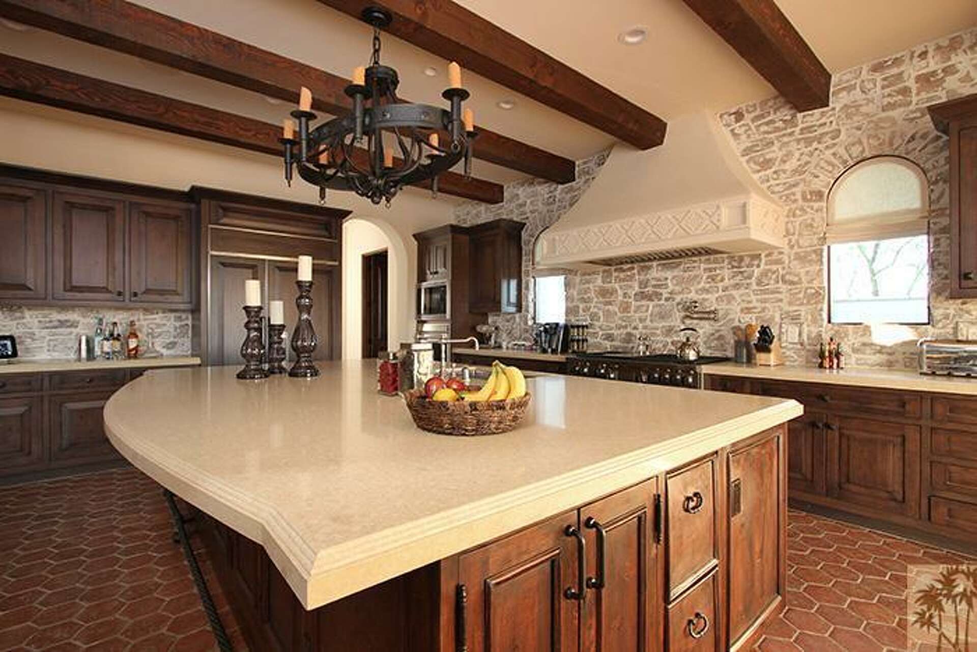 Nike co-founder Phil Knight purchases beautiful La Quinta mansion for ...