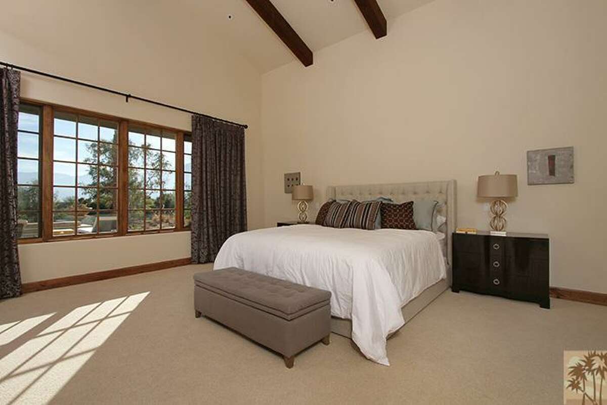 Nike co-founder Phil Knight purchases beautiful La Quinta mansion for ...