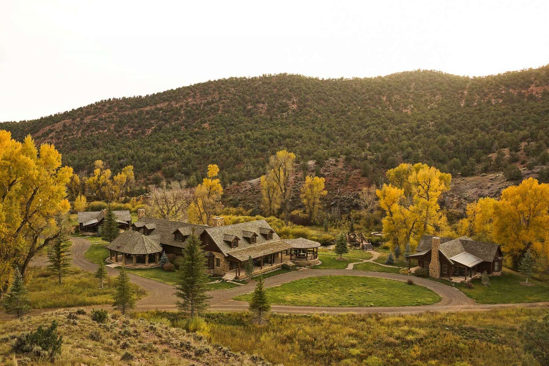 Texas billionaire family lists 785-acre fly-fishing ranch