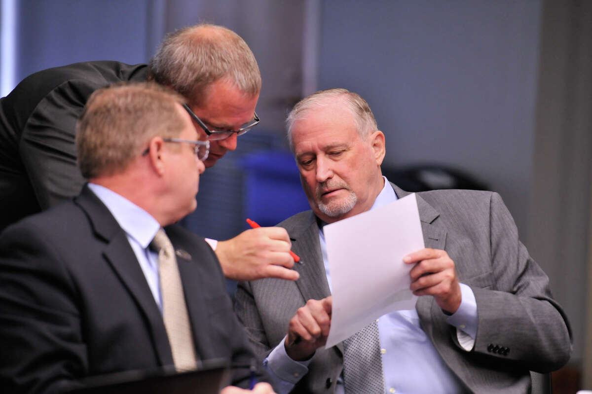 Police union offers the city a new deal