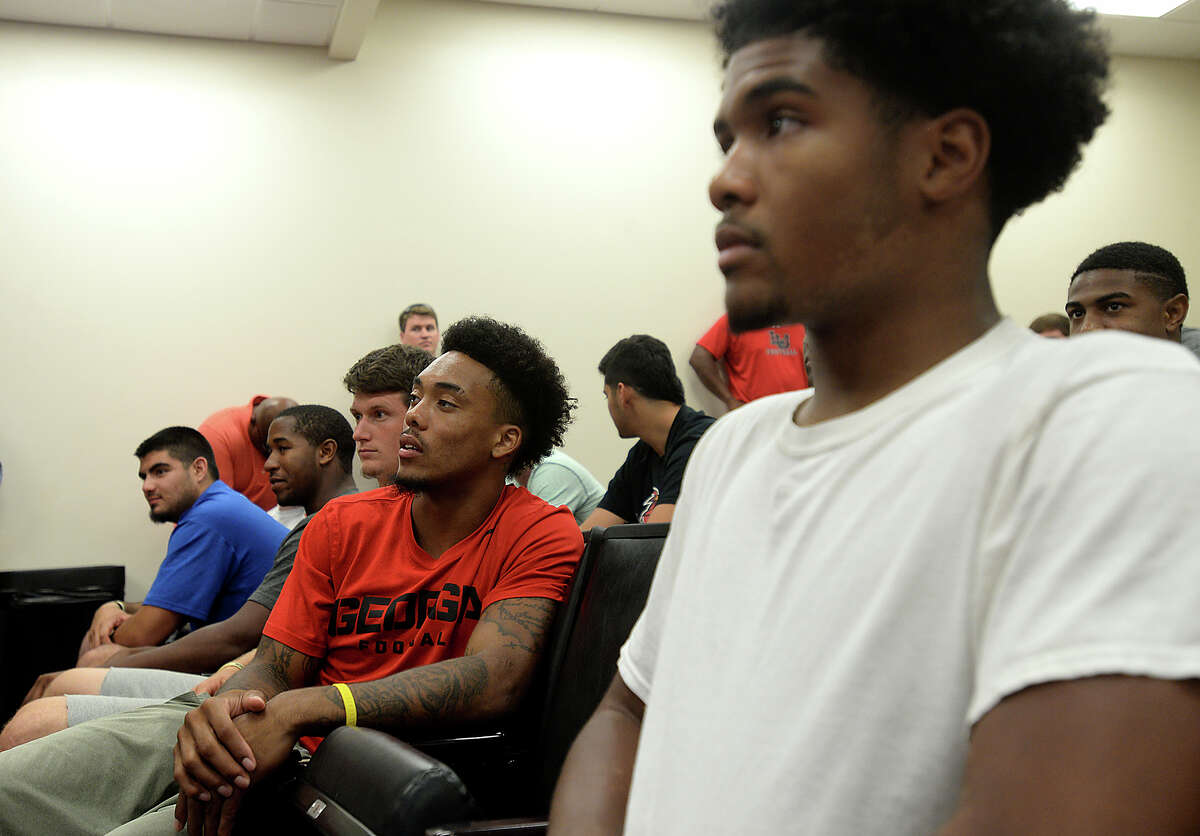 LU Cardinals get 'classic' look