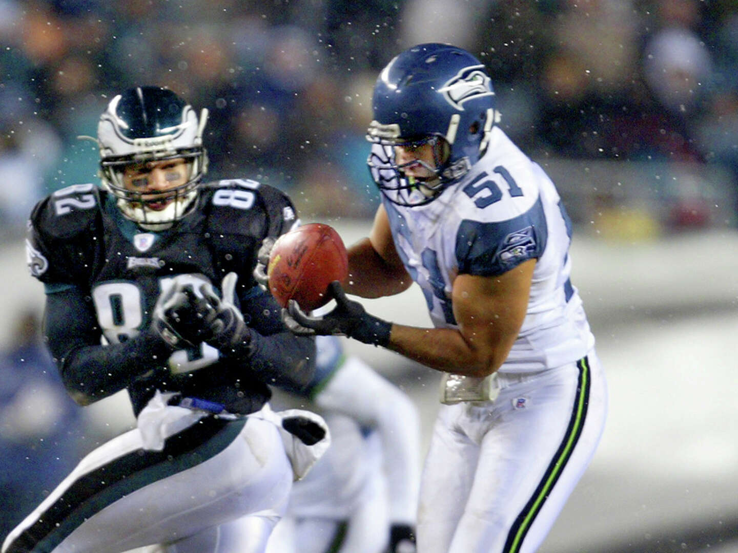 Former Seahawks linebacker Lofa Tatupu launches CBD brand