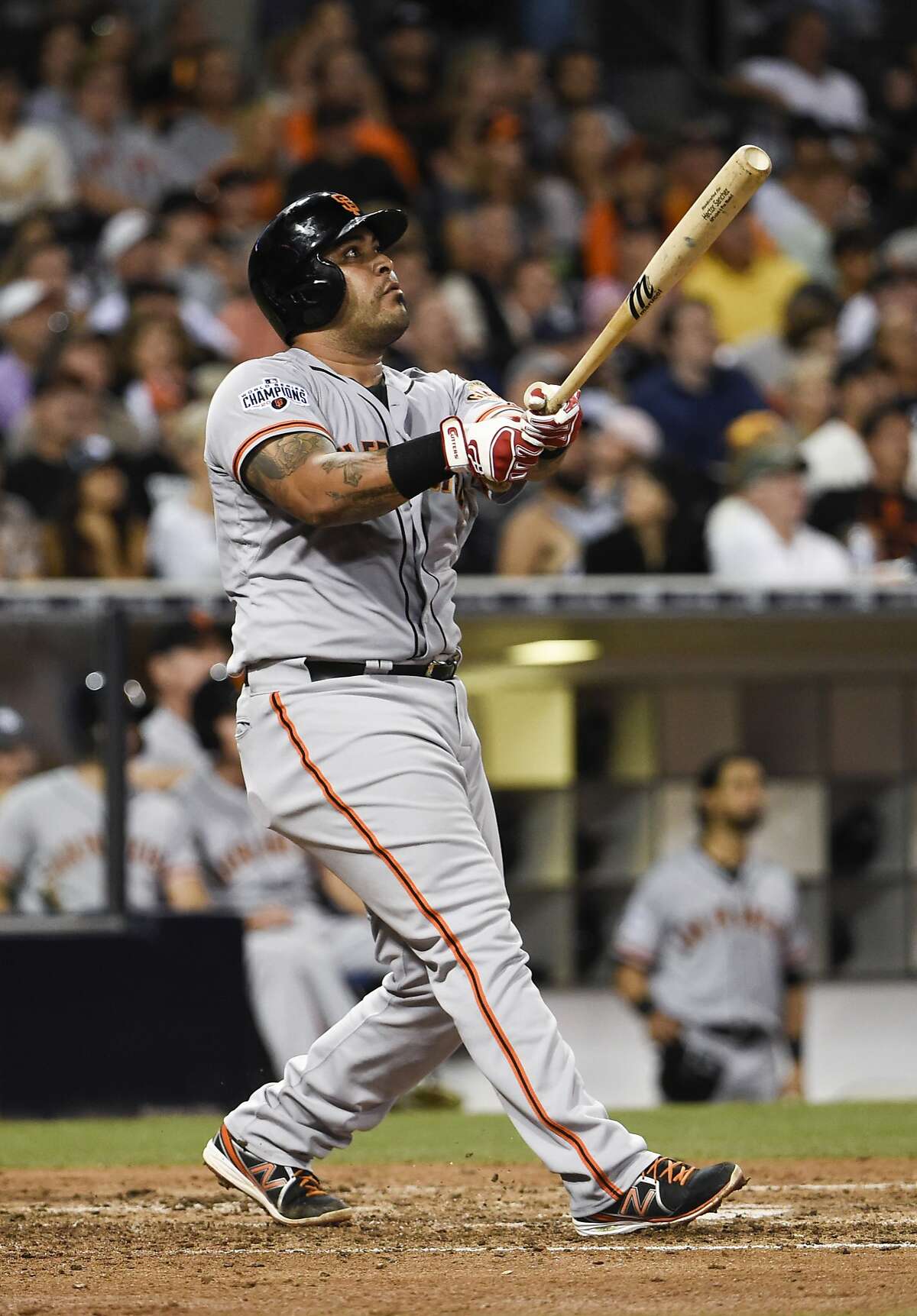 Heston, homers hoist Giants to big win
