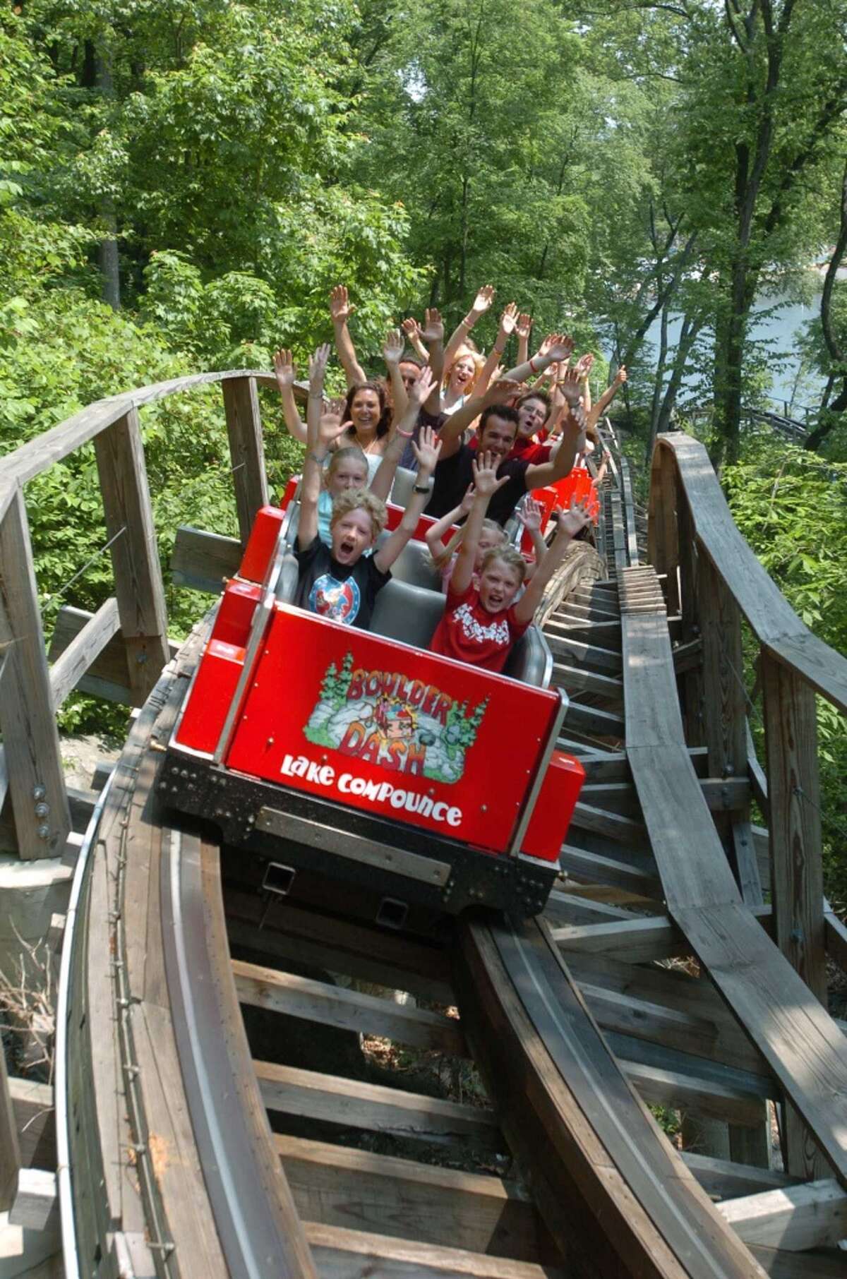 All CT swimming areas open for hot weekend