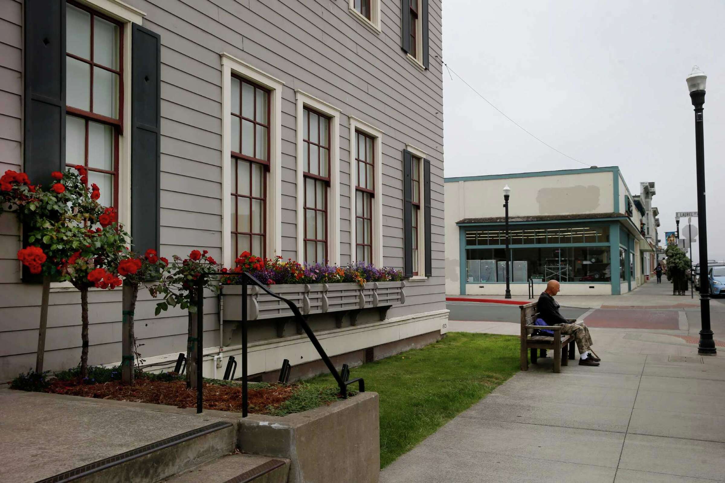 Fort Bragg caught in debate over slave-owning namesake