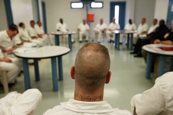 Return to military routine helps reform jailed veterans - ExpressNews.com