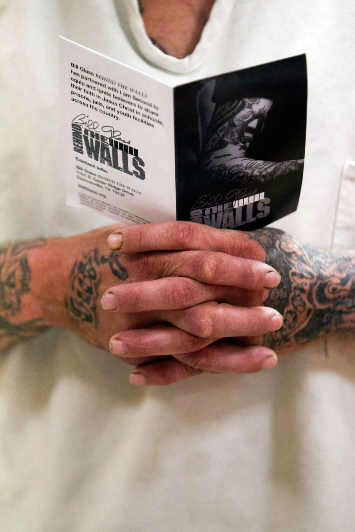Jail inmates hear stories of redemption, perseverance