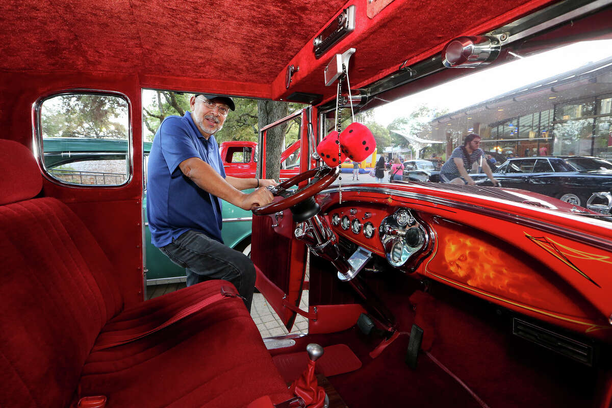 Alamo City Rods still rolling