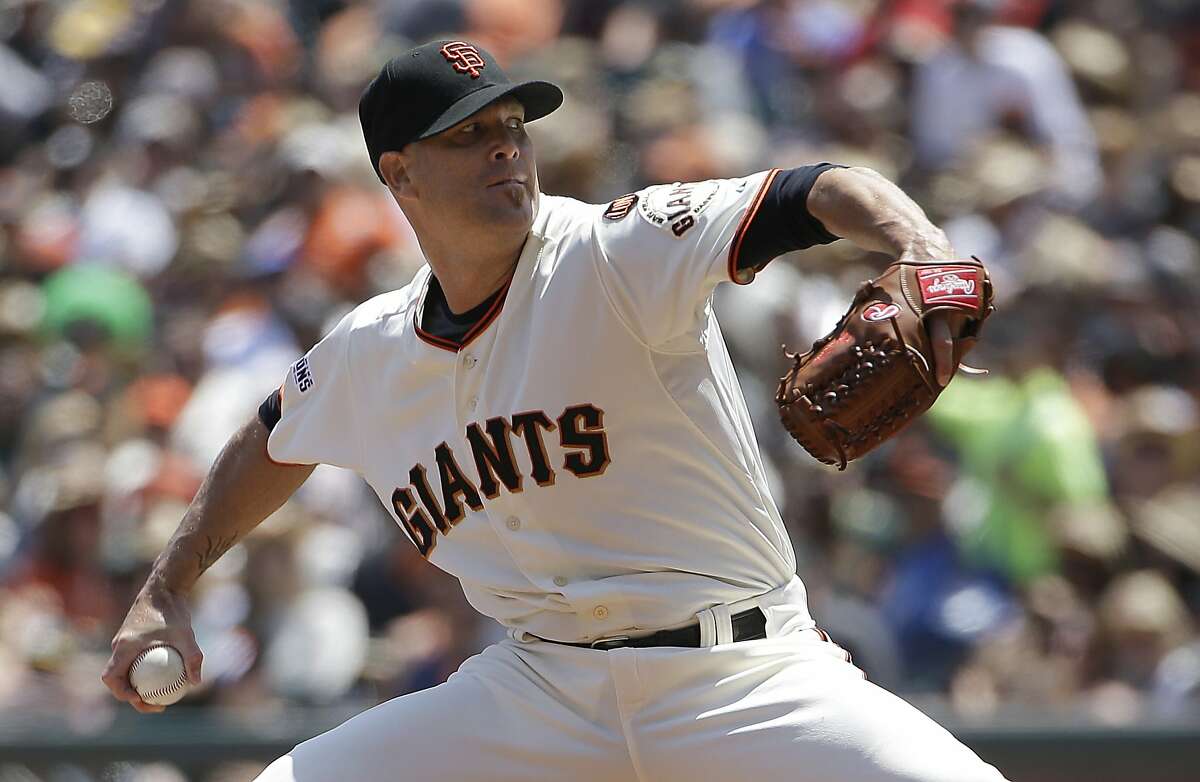 Tim Hudson gets first win against A’s as Giants sweep