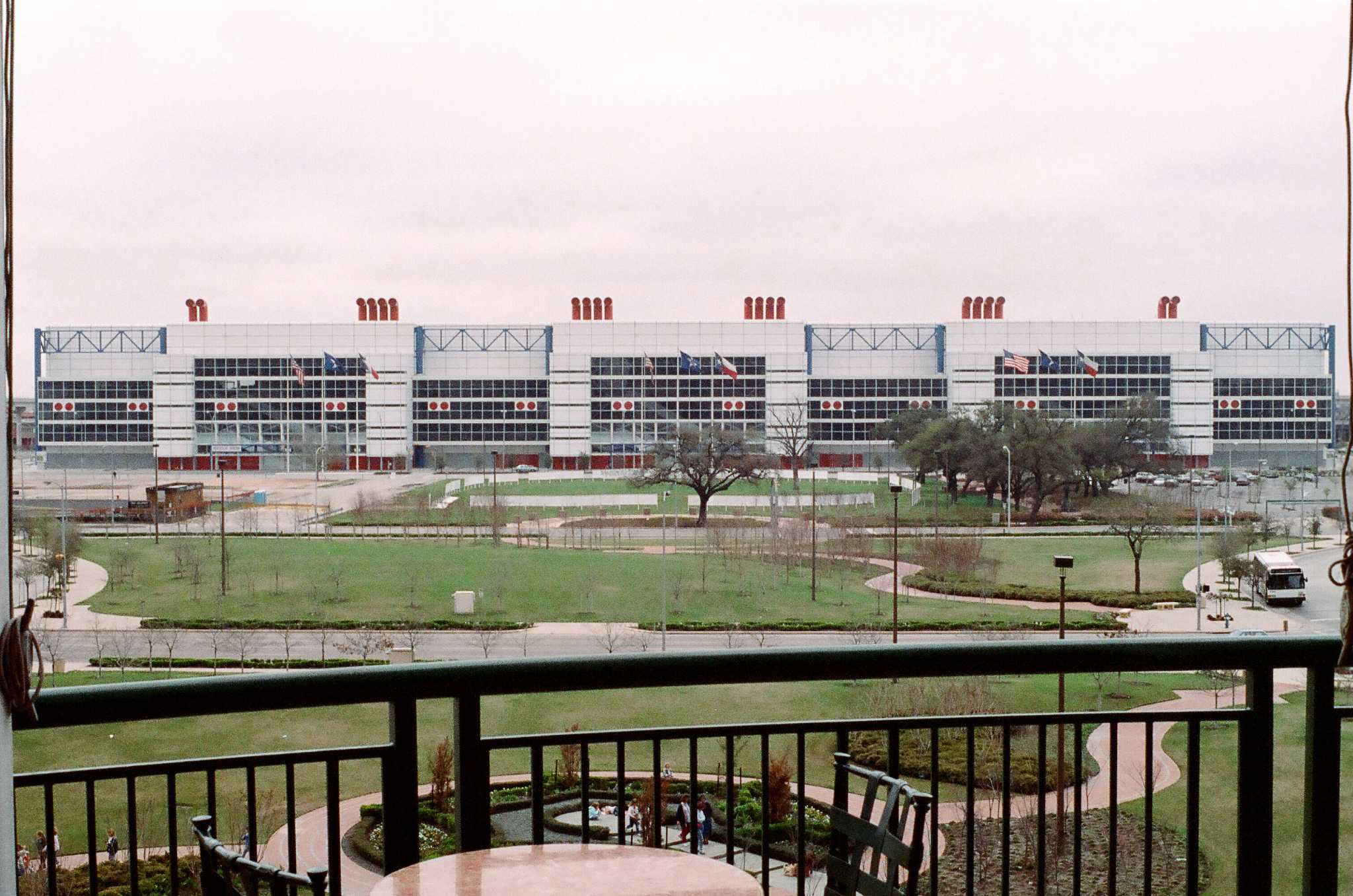 Get a glimpse of Houston in the late '80s and early '90s