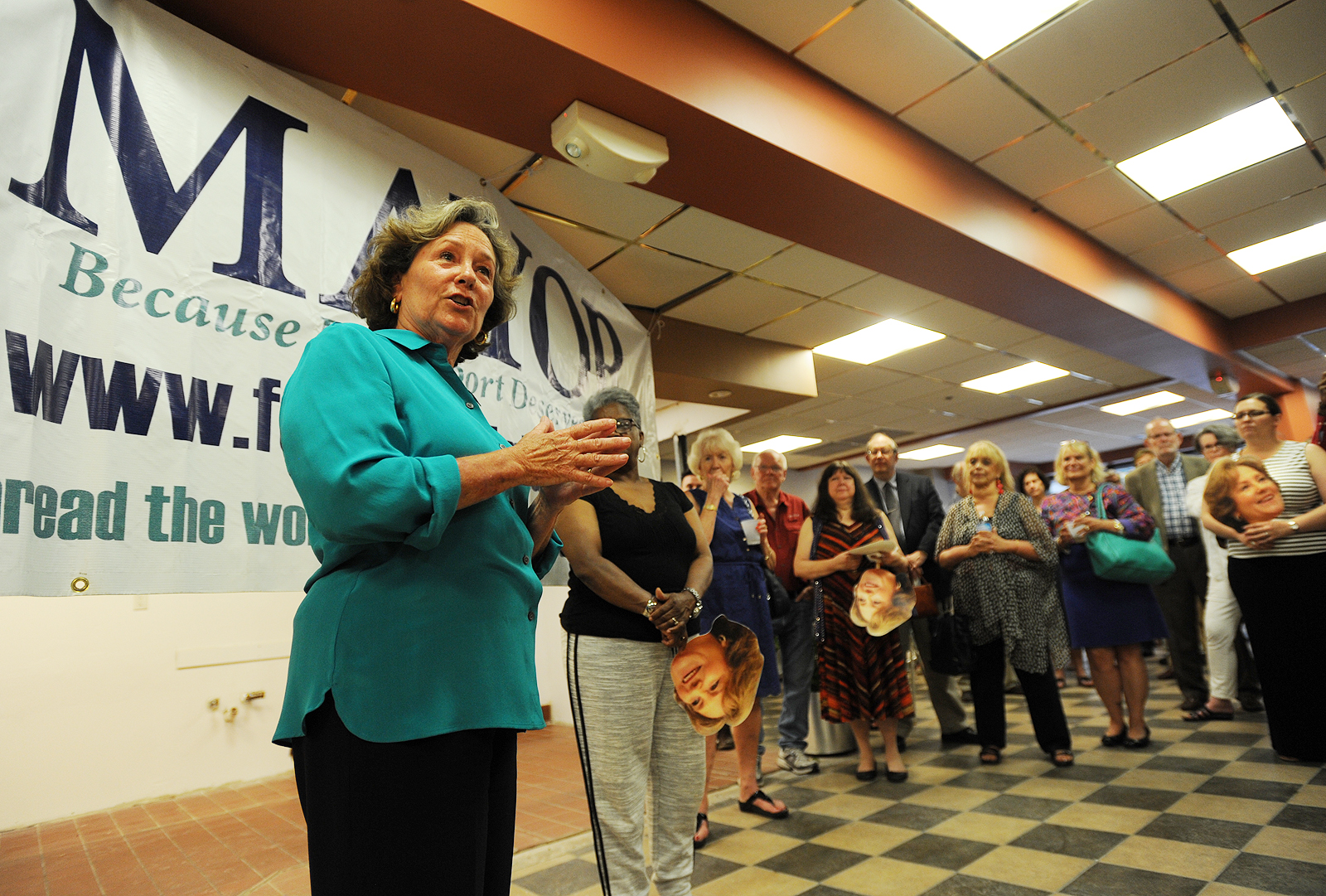 Ganim submits signatures; Foster backed by watchdog group