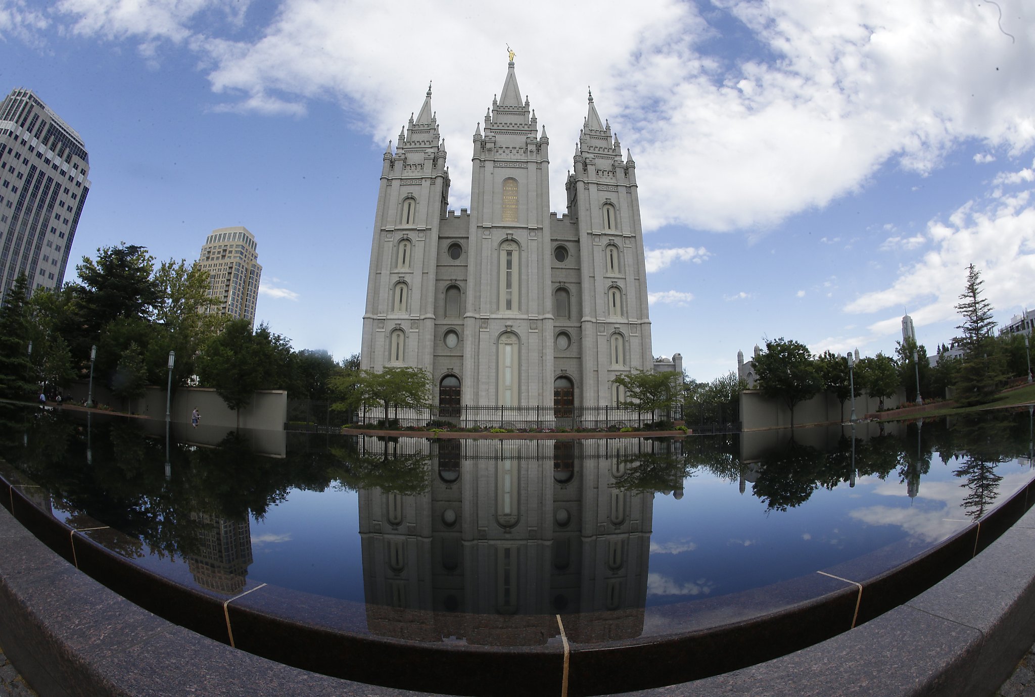 New Mormon Church Policy Makes Lgbt Apostates Bars Minors From Baptism