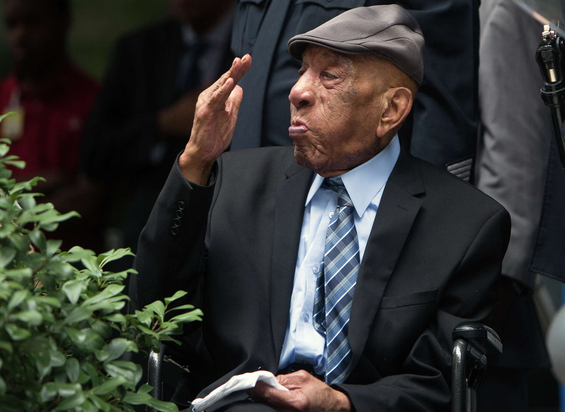 Houston Police legend Edward A. Thomas dies at age 95
