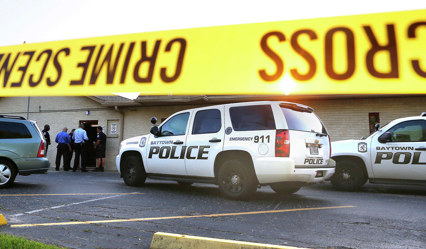 Houston officer kills shooting spree suspect who wounded friends, brother