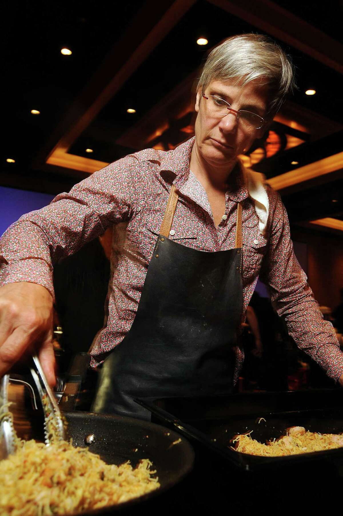 Survey: Workers left behind as Houston's restaurant scene booms