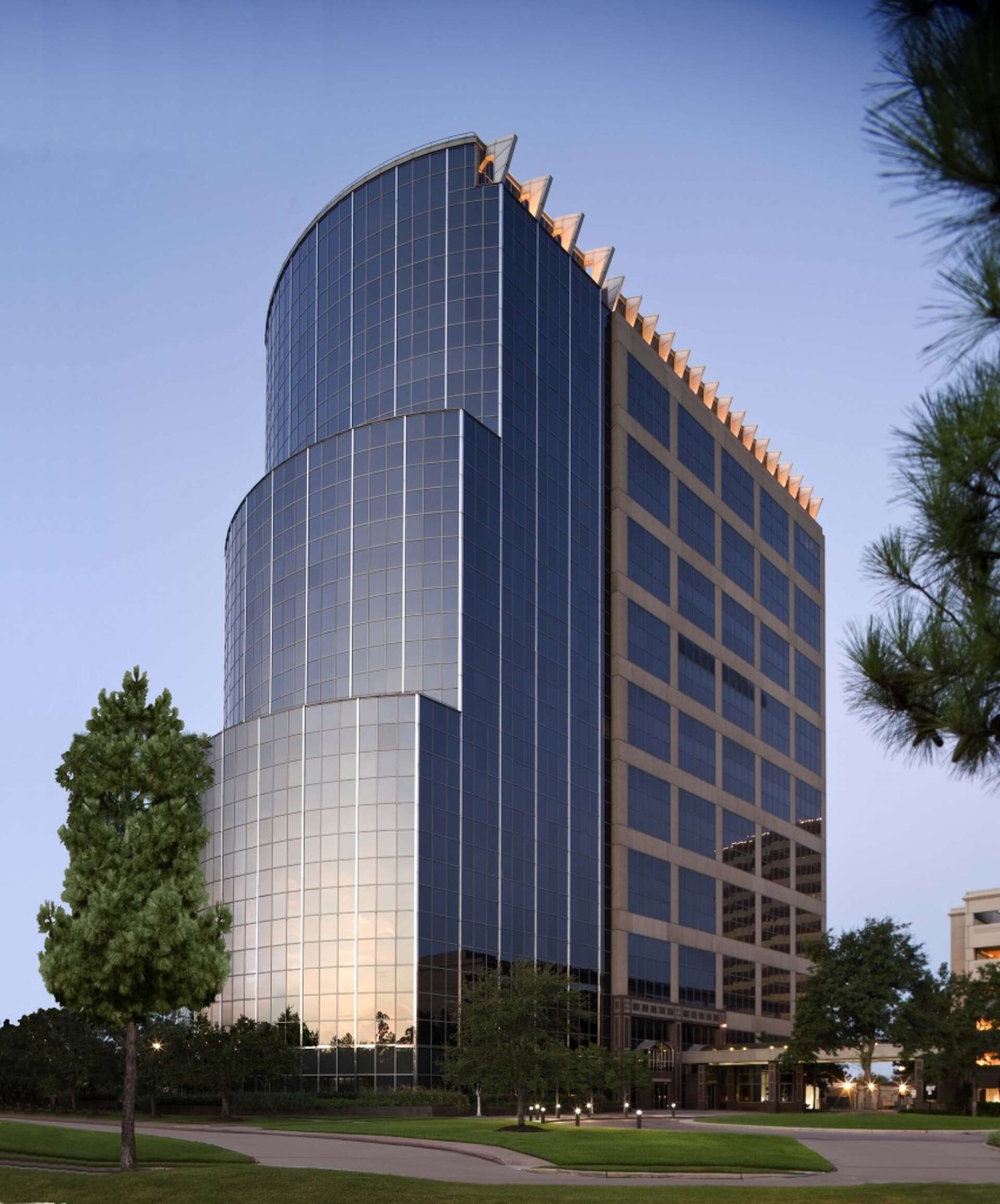 Deal of the Week: New tenant takes Exxon Mobil's old space