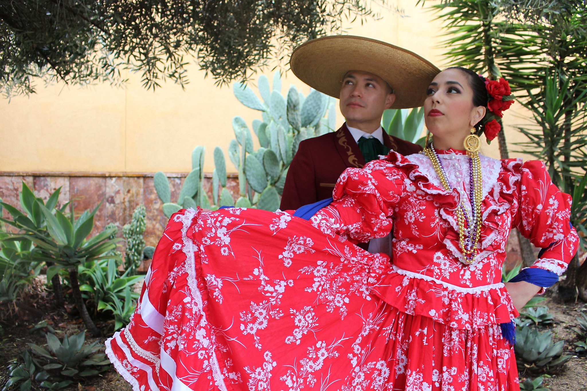 Folklórico dancers to bring color to City Hall