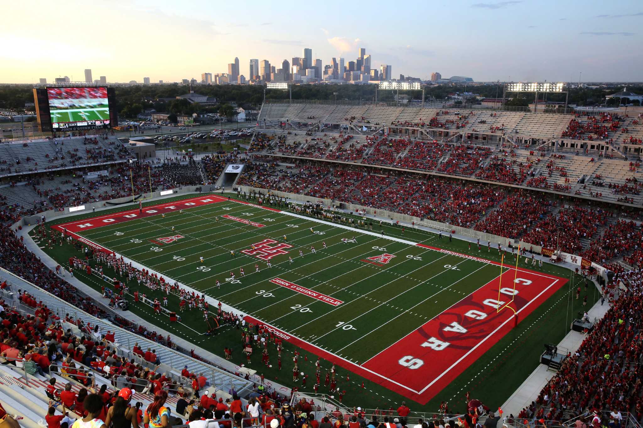 Herman challenges UH fans: 'Half-empty stadium is unacceptable'