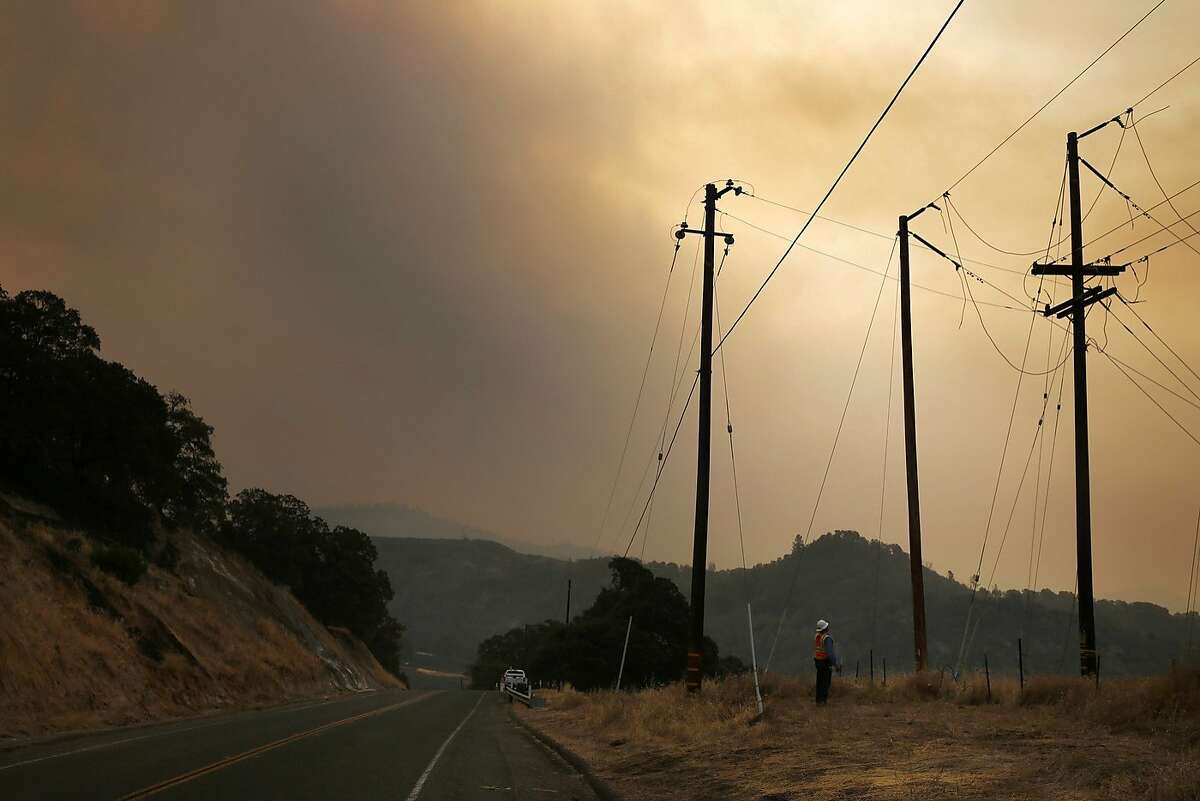 Clear Lake wildfire spreads to 71 square miles as other blazes rage