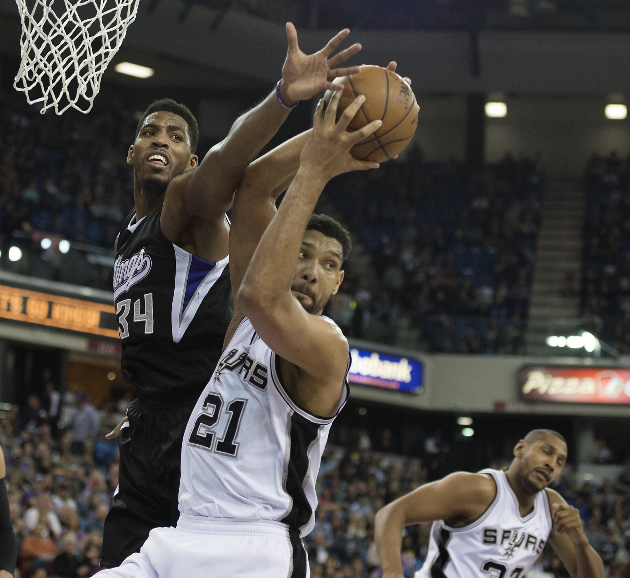 Warriors acquire Jason Thompson from 76ers