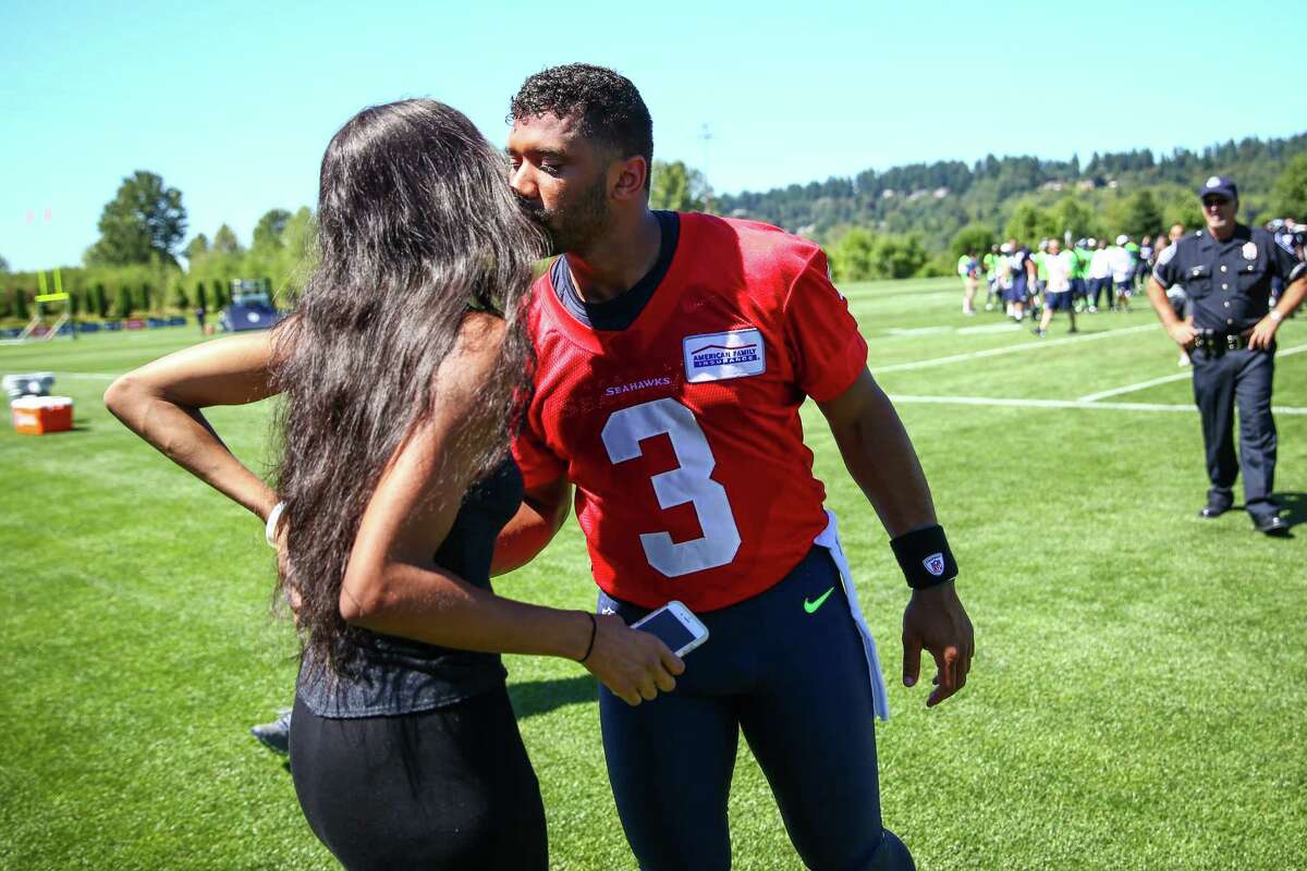 Ciara, Russell Wilson pose for nearly naked family photo