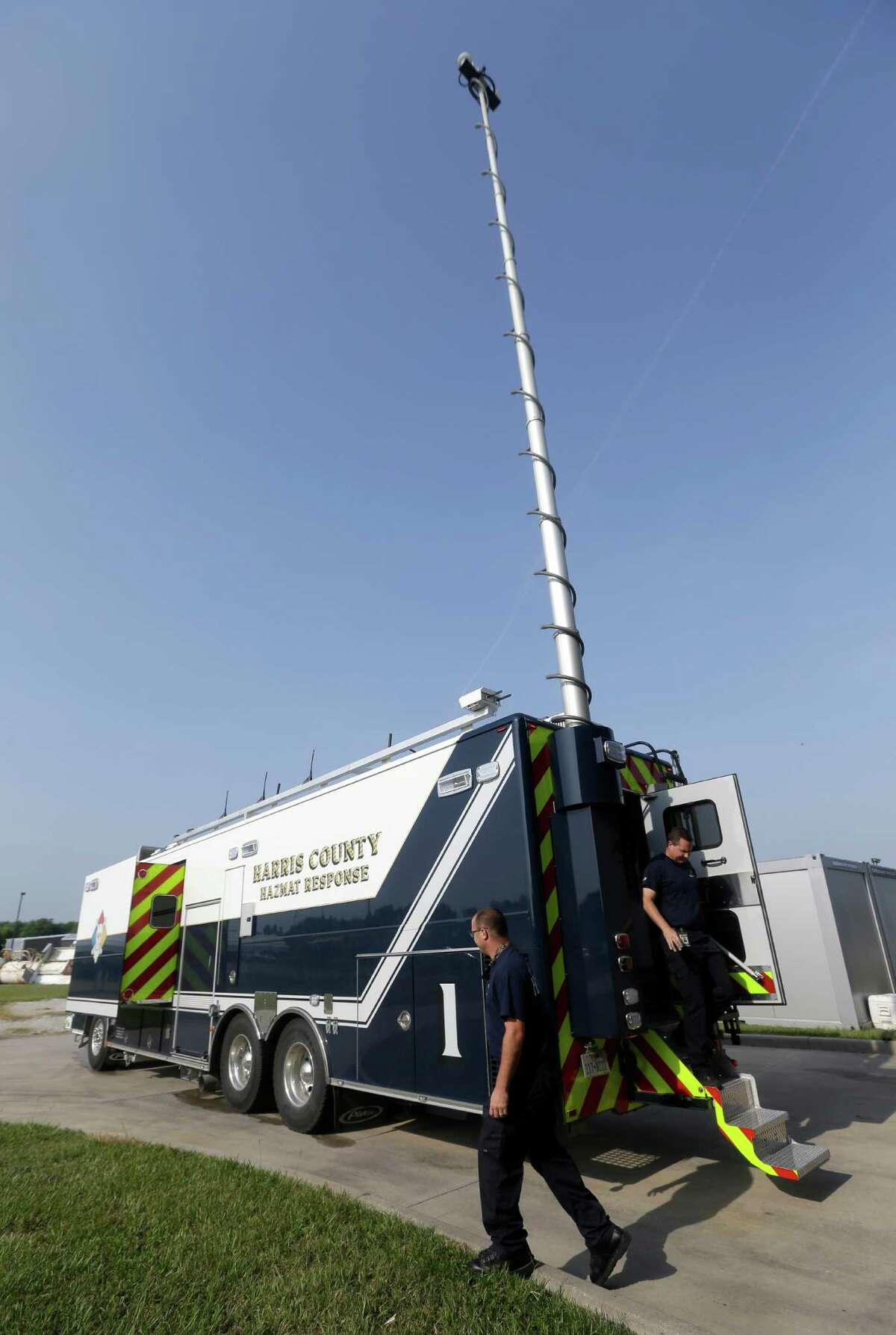 Harris County to be first in nation with public-safety broadband network