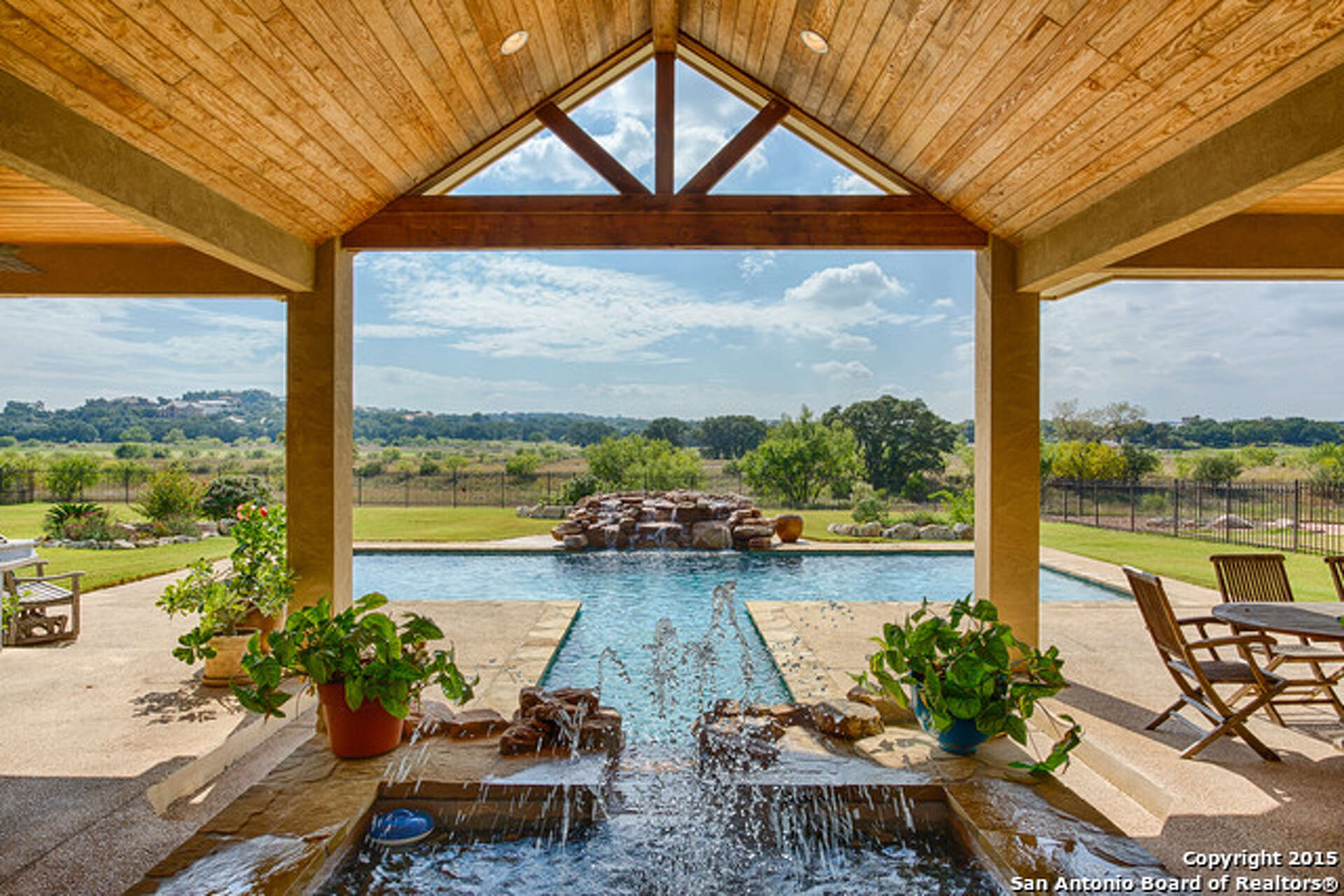 9 beautiful homes on golf courses in the San Antonio area