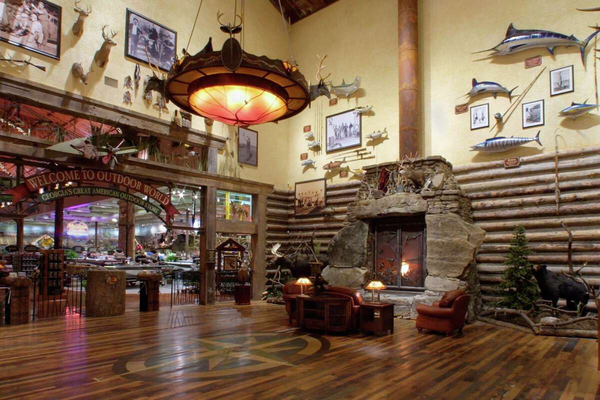 Minors shut out of Bass Pro jobs fair