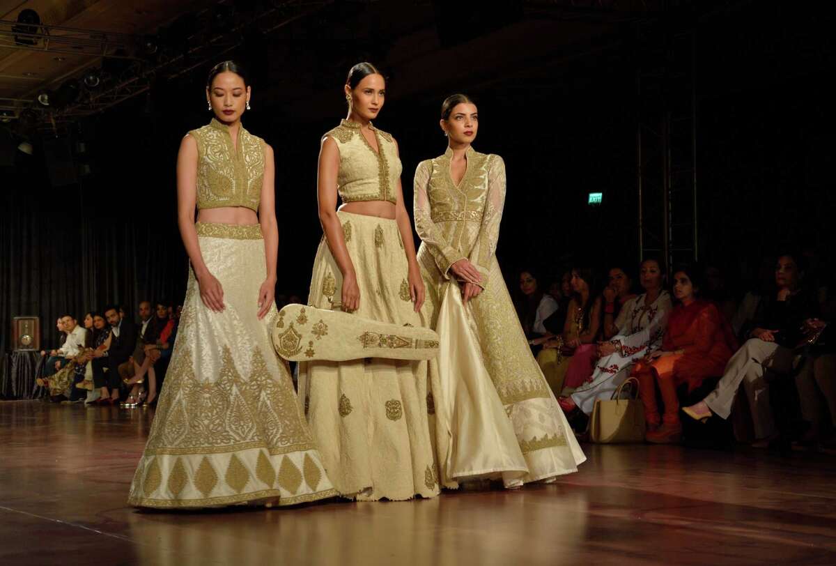Jaw-dropping dresses from India Couture Week 2015