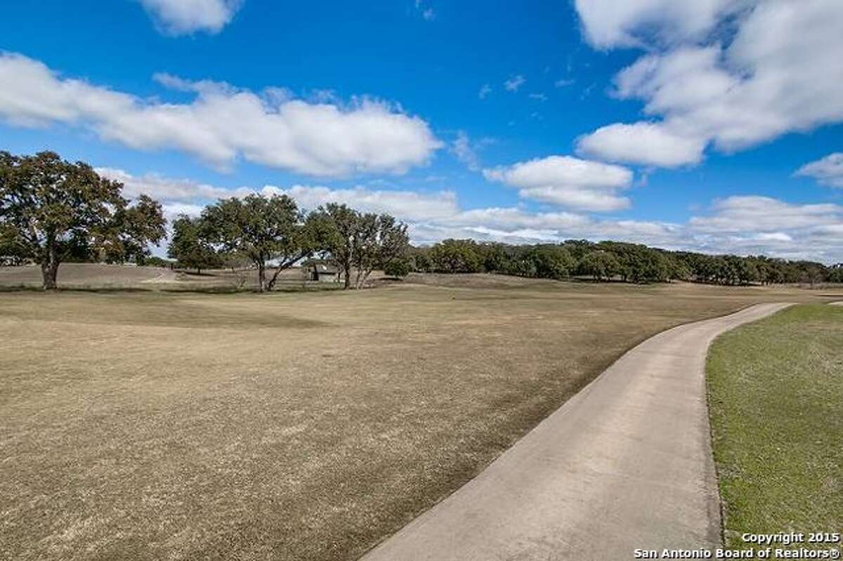 9 beautiful homes on golf courses in the San Antonio area