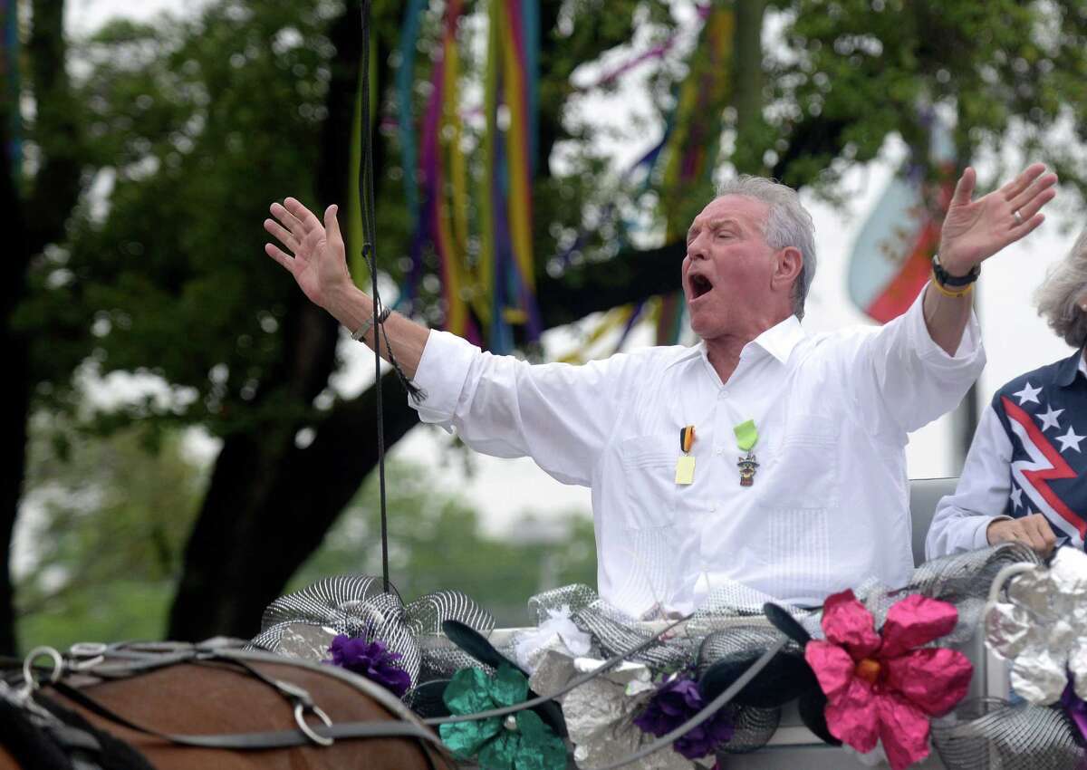 Peter Holt retiring as Spurs chairman and CEO, Spurs announce